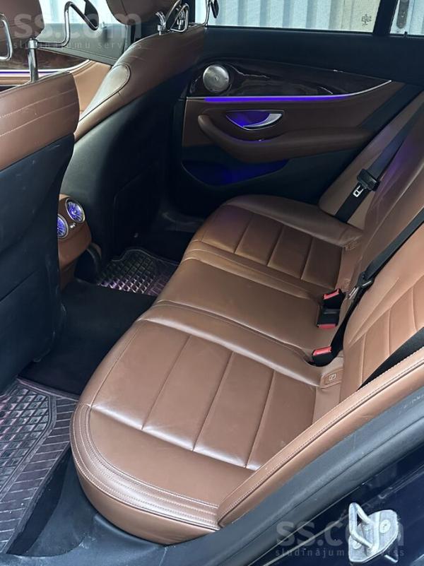 Zaļš Mercedes-Benz E 220 2016 Rīga, ar dzinēja tilpumu 2.00 L un nobraukumu 207 tūkst. km par 17800 €, foto 8 vietnē AUTOMOTO.COM.LV