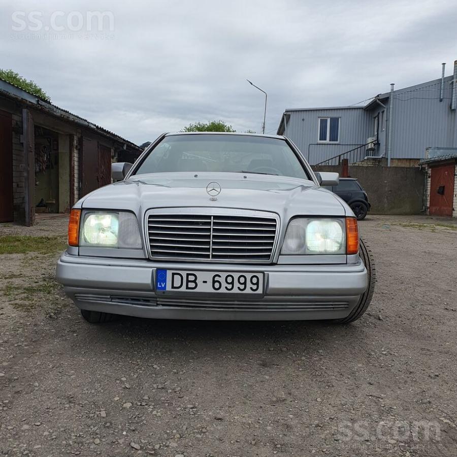 Pelēks Mercedes-Benz E 220 1996 Rīga, ar dzinēja tilpumu 2.20 L un nobraukumu 447 tūkst. km par 6200 €, foto 1 vietnē AUTOMOTO.COM.LV