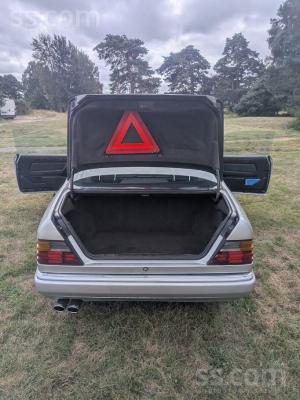 Pelēks Mercedes-Benz E 220 1996 Rīga, ar dzinēja tilpumu 2.20 L un nobraukumu 450 tūkst. km par 5500 €, foto 7 vietnē AUTOMOTO.COM.LV