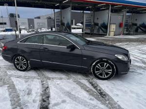 Grey Mercedes-Benz E 220 2010 in Vilnius, with an engine capacity of 2.20 L and mileage of 295 thousand km for 6700 €, photo 7 on AUTOMOTO.COM.LV