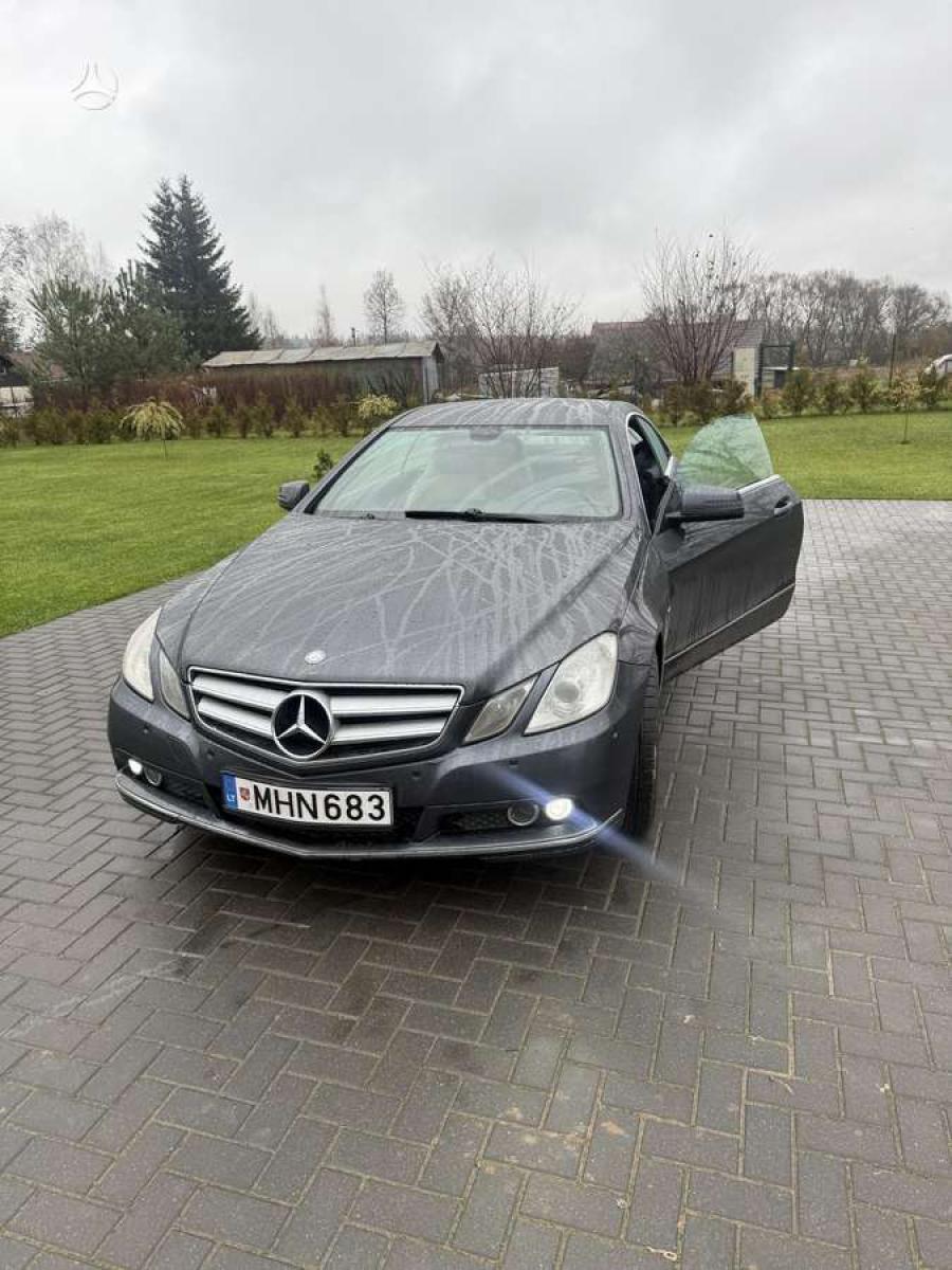 Grey Mercedes-Benz E 220 2010 in Vilnius, with an engine capacity of 2.20 L and mileage of 295 thousand km for 6700 €, photo 19 on AUTOMOTO.COM.LV