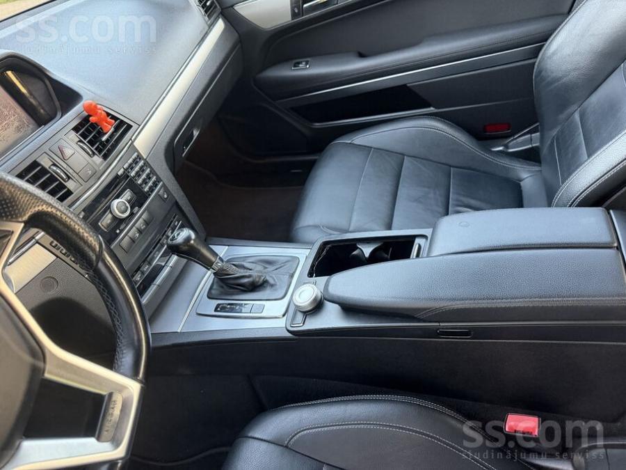 Pelēks Mercedes-Benz E 220 2010 Rīga, ar dzinēja tilpumu 2.20 L un nobraukumu 275 tūkst. km par 7800 €, foto 14 vietnē AUTOMOTO.COM.LV