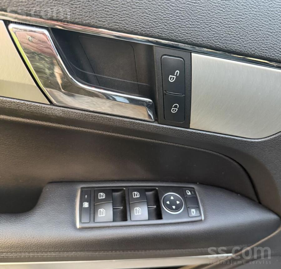 Pelēks Mercedes-Benz E 220 2010 Rīga, ar dzinēja tilpumu 2.20 L un nobraukumu 275 tūkst. km par 7800 €, foto 15 vietnē AUTOMOTO.COM.LV