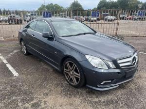 Grey Mercedes-Benz E 220 2011 in Alytus, with an engine capacity of 2.10 L and mileage of 268 thousand km for 3650 €, photo 3 on AUTOMOTO.COM.LV