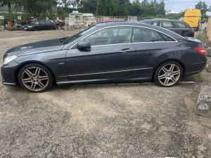 Grey Mercedes-Benz E 220 2011 in Alytus, with an engine capacity of 2.10 L and mileage of 268 thousand km for 3650 €, photo 5 on AUTOMOTO.COM.LV