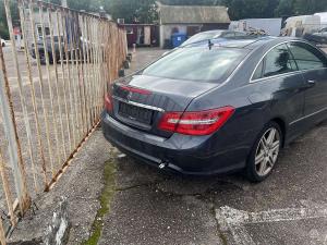 Grey Mercedes-Benz E 220 2011 in Alytus, with an engine capacity of 2.10 L and mileage of 268 thousand km for 3650 €, photo 7 on AUTOMOTO.COM.LV