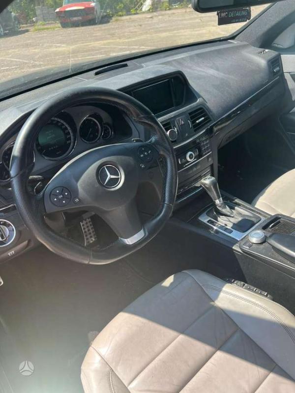 Pelēks Mercedes-Benz E 220 2011 Alīta, ar dzinēja tilpumu 2.10 L un nobraukumu 268 tūkst. km par 3650 €, foto 10 vietnē AUTOMOTO.COM.LV