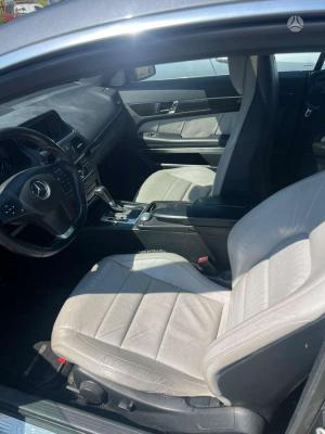 Grey Mercedes-Benz E 220 2011 in Alytus, with an engine capacity of 2.10 L and mileage of 268 thousand km for 3650 €, photo 12 on AUTOMOTO.COM.LV