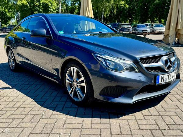 Серый Мерседес E 220 2014 в Бирштонас, объемом двигателя 2.14 л и пробегом 260 тыс. км за 9950 €, фото 1 на AUTOMOTO.COM.LV