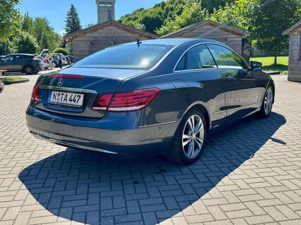 Серый Мерседес E 220 2014 в Бирштонас, объемом двигателя 2.14 л и пробегом 260 тыс. км за 9950 €, фото 3 на AUTOMOTO.COM.LV