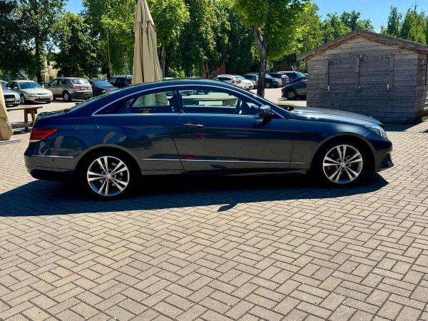 Grey Mercedes-Benz E 220 2014 in Birstonas, with an engine capacity of 2.14 L and mileage of 260 thousand km for 9950 €, photo 2 on AUTOMOTO.COM.LV