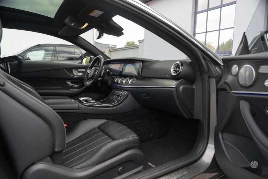 Pelēks Mercedes-Benz E 220 2018 Kauņa, ar dzinēja tilpumu 1.95 L un nobraukumu 111 tūkst. km par 32500 €, foto 13 vietnē AUTOMOTO.COM.LV