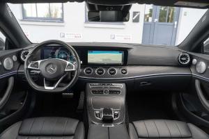 Pelēks Mercedes-Benz E 220 2018 Kauņa, ar dzinēja tilpumu 1.95 L un nobraukumu 111 tūkst. km par 32500 €, foto 15 vietnē AUTOMOTO.COM.LV