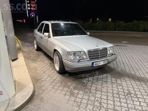 Grey Mercedes-Benz E 220 1993 in Riga, with an engine capacity of 2.20 L and mileage of 249 thousand km for 7880 €, photo  on AUTOMOTO.COM.LV