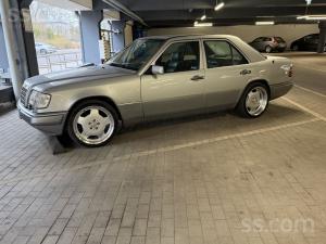 Grey Mercedes-Benz E 220 1993 in Riga, with an engine capacity of 2.20 L and mileage of 249 thousand km for 7880 €, photo 4 on AUTOMOTO.COM.LV