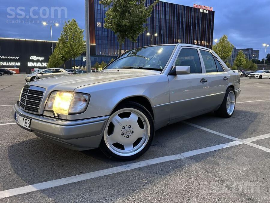 Grey Mercedes-Benz E 220 1993 in Riga, with an engine capacity of 2.20 L and mileage of 249 thousand km for 7880 €, photo 7 on AUTOMOTO.COM.LV