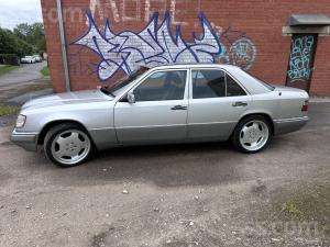 Grey Mercedes-Benz E 220 1993 in Riga, with an engine capacity of 2.20 L and mileage of 249 thousand km for 7880 €, photo 12 on AUTOMOTO.COM.LV