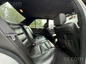 Grey Mercedes-Benz E 220 1993 in Riga, with an engine capacity of 2.20 L and mileage of 249 thousand km for 7880 €, photo 13 on AUTOMOTO.COM.LV