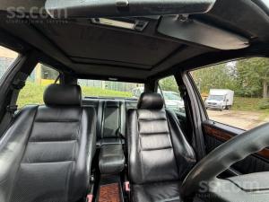 Grey Mercedes-Benz E 220 1993 in Riga, with an engine capacity of 2.20 L and mileage of 249 thousand km for 7880 €, photo 14 on AUTOMOTO.COM.LV