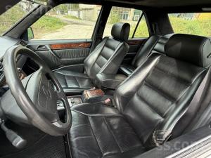 Grey Mercedes-Benz E 220 1993 in Riga, with an engine capacity of 2.20 L and mileage of 249 thousand km for 7880 €, photo 15 on AUTOMOTO.COM.LV
