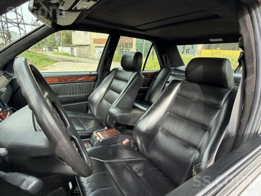 Grey Mercedes-Benz E 220 1993 in Riga, with an engine capacity of 2.20 L and mileage of 249 thousand km for 7880 €, photo 16 on AUTOMOTO.COM.LV