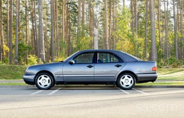 Серый Мерседес E 220 1996 в Рига, объемом двигателя 2.20 л и пробегом 124 тыс. км за 6590 €, фото 7 на AUTOMOTO.COM.LV