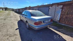 Grey Mercedes-Benz E 220 1997 in Riga, with an engine capacity of 2.20 L and mileage of 335 thousand km for 3000 €, photo 6 on AUTOMOTO.COM.LV