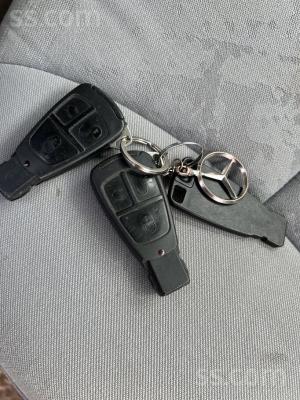 Pelēks Mercedes-Benz E 220 1999 Saldus, ar dzinēja tilpumu 2.20 L un nobraukumu 119 tūkst. km par 2550 €, foto 7 vietnē AUTOMOTO.COM.LV