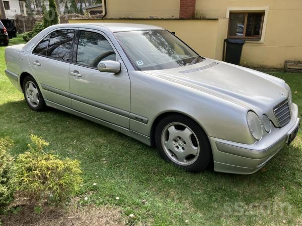 Pelēks Mercedes-Benz E 220 2002 Rīga, ar dzinēja tilpumu 2.20 L un nobraukumu 286 tūkst. km par 2450 €, foto 3 vietnē AUTOMOTO.COM.LV