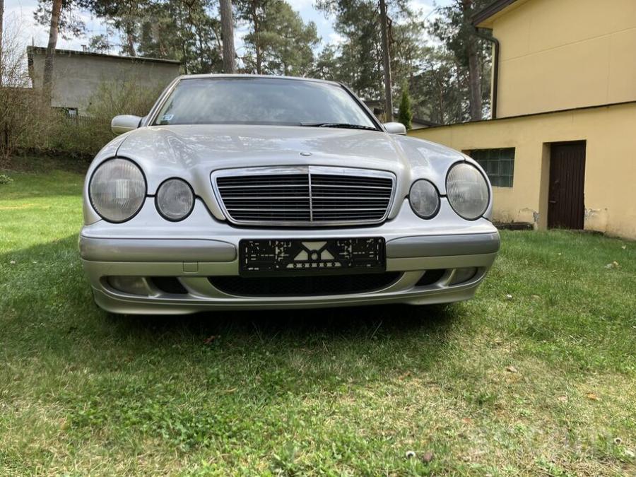 Pelēks Mercedes-Benz E 220 2002 Rīga, ar dzinēja tilpumu 2.20 L un nobraukumu 286 tūkst. km par 2450 €, foto 4 vietnē AUTOMOTO.COM.LV