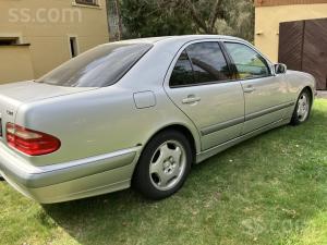 Pelēks Mercedes-Benz E 220 2002 Rīga, ar dzinēja tilpumu 2.20 L un nobraukumu 286 tūkst. km par 2450 €, foto 5 vietnē AUTOMOTO.COM.LV