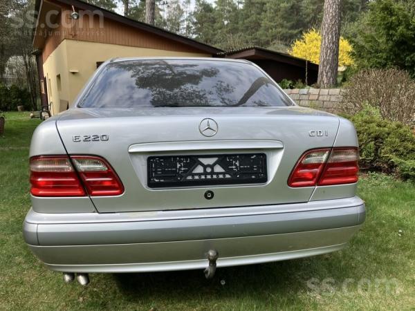 Pelēks Mercedes-Benz E 220 2002 Rīga, ar dzinēja tilpumu 2.20 L un nobraukumu 286 tūkst. km par 2450 €, foto 7 vietnē AUTOMOTO.COM.LV