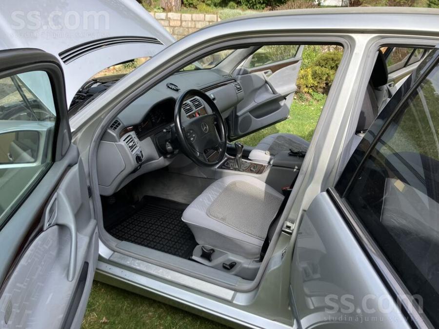 Pelēks Mercedes-Benz E 220 2002 Rīga, ar dzinēja tilpumu 2.20 L un nobraukumu 286 tūkst. km par 2450 €, foto 8 vietnē AUTOMOTO.COM.LV
