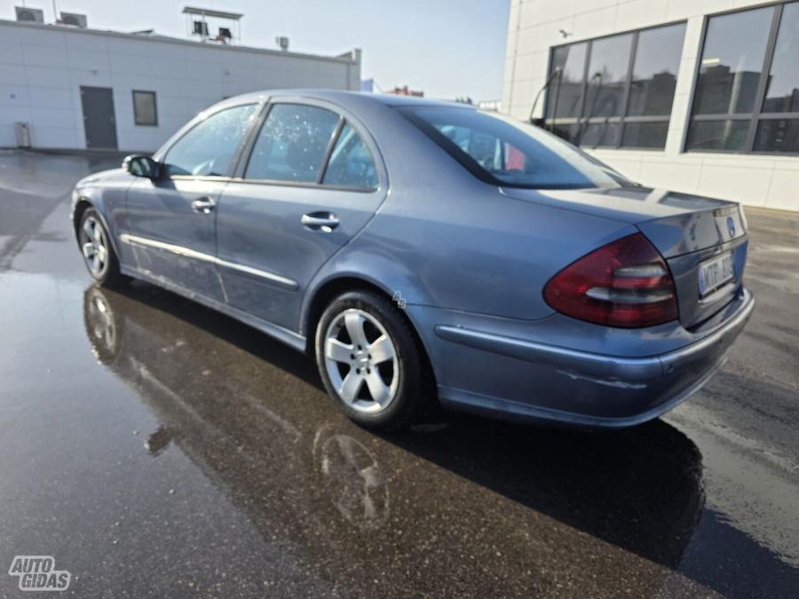 Grey Mercedes-Benz E 220 2002 in Kaunas, with an engine capacity of 2.10 L and mileage of 359 thousand km for 1700 €, photo 4 on AUTOMOTO.COM.LV