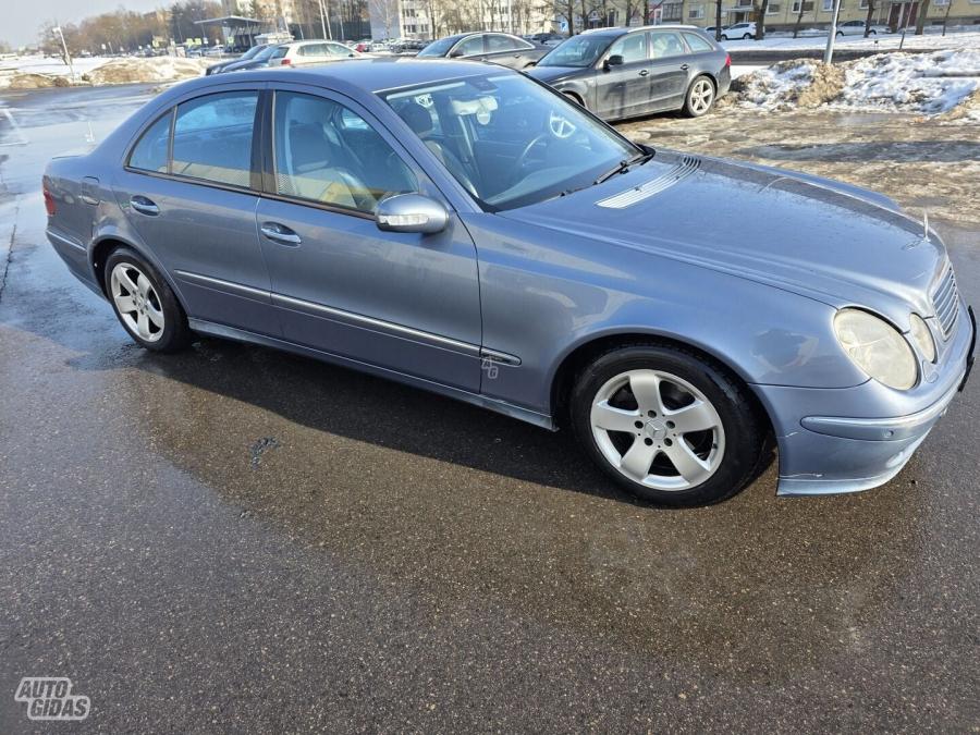 Grey Mercedes-Benz E 220 2002 in Kaunas, with an engine capacity of 2.10 L and mileage of 359 thousand km for 1700 €, photo 6 on AUTOMOTO.COM.LV