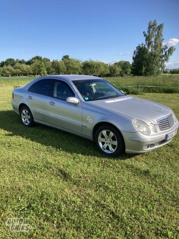 Grey Mercedes-Benz E 220 2002 in Marijampole, with an engine capacity of 2.10 L and mileage of 325 thousand km for 3500 €, photo 2 on AUTOMOTO.COM.LV
