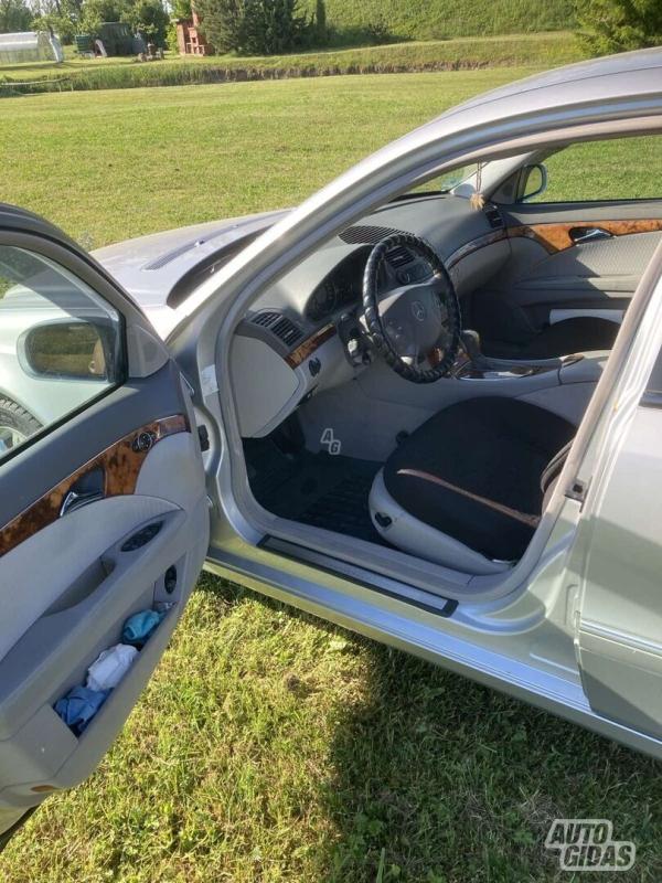 Grey Mercedes-Benz E 220 2002 in Marijampole, with an engine capacity of 2.10 L and mileage of 325 thousand km for 3500 €, photo 4 on AUTOMOTO.COM.LV