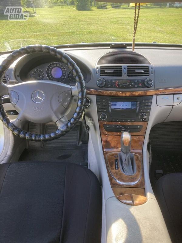Grey Mercedes-Benz E 220 2002 in Marijampole, with an engine capacity of 2.10 L and mileage of 325 thousand km for 3500 €, photo 10 on AUTOMOTO.COM.LV