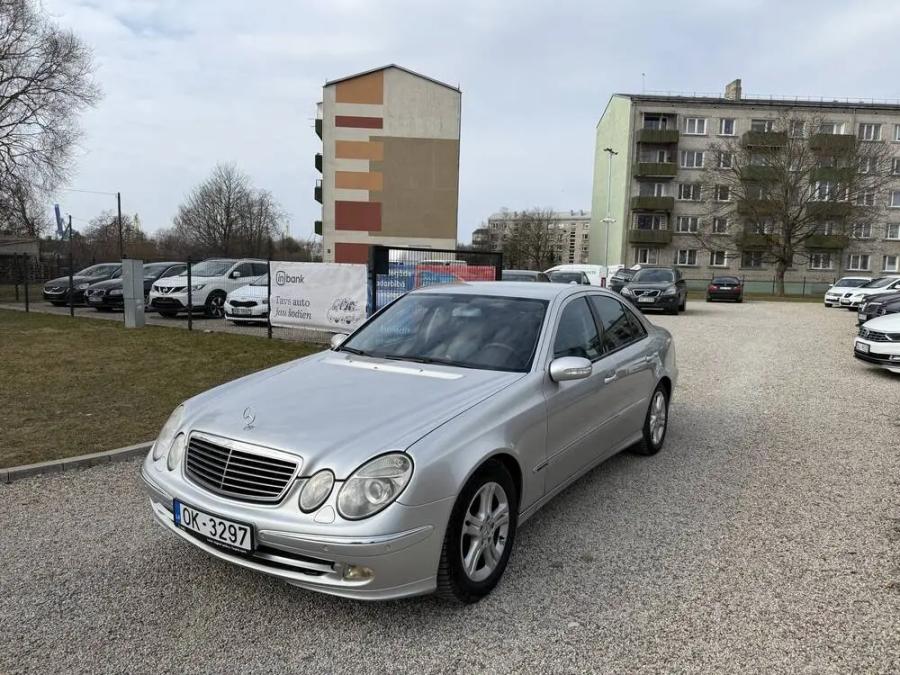 Серый Мерседес E 220 2002 в Вентспилс, объемом двигателя 2.20 л и пробегом 316 тыс. км за 1700 €, фото 1 на AUTOMOTO.COM.LV
