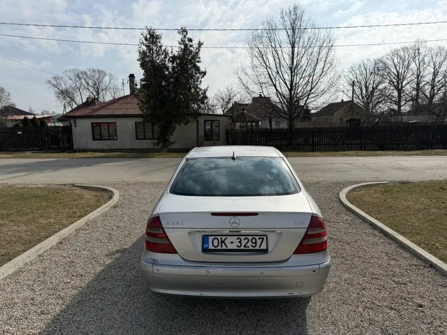 Серый Мерседес E 220 2002 в Вентспилс, объемом двигателя 2.20 л и пробегом 316 тыс. км за 1700 €, фото 6 на AUTOMOTO.COM.LV