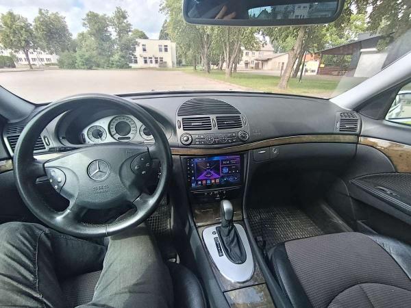Grey Mercedes-Benz E 220 2002 in Skuodas, with an engine capacity of 2.15 L and mileage of 316 thousand km for 1550 €, photo 6 on AUTOMOTO.COM.LV