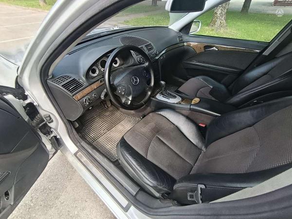 Grey Mercedes-Benz E 220 2002 in Skuodas, with an engine capacity of 2.15 L and mileage of 316 thousand km for 1550 €, photo 10 on AUTOMOTO.COM.LV
