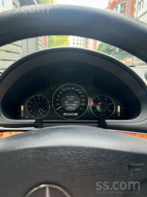 Pelēks Mercedes-Benz E 220 2002 Rīga, ar dzinēja tilpumu 2.20 L un nobraukumu 318 tūkst. km par 2200 €, foto 7 vietnē AUTOMOTO.COM.LV