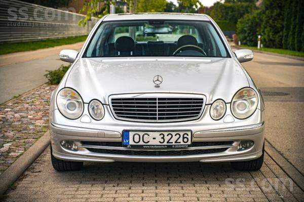 Pelēks Mercedes-Benz E 220 2002 Rīga, ar dzinēja tilpumu 2.20 L un nobraukumu 335 tūkst. km par 1990 €, foto 2 vietnē AUTOMOTO.COM.LV