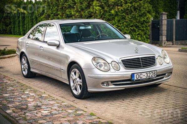 Pelēks Mercedes-Benz E 220 2002 Rīga, ar dzinēja tilpumu 2.20 L un nobraukumu 335 tūkst. km par 1990 €, foto 3 vietnē AUTOMOTO.COM.LV