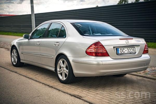 Pelēks Mercedes-Benz E 220 2002 Rīga, ar dzinēja tilpumu 2.20 L un nobraukumu 335 tūkst. km par 1990 €, foto 6 vietnē AUTOMOTO.COM.LV