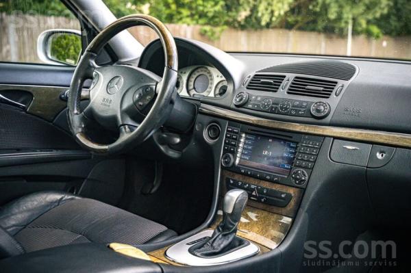 Pelēks Mercedes-Benz E 220 2002 Rīga, ar dzinēja tilpumu 2.20 L un nobraukumu 335 tūkst. km par 1990 €, foto 7 vietnē AUTOMOTO.COM.LV