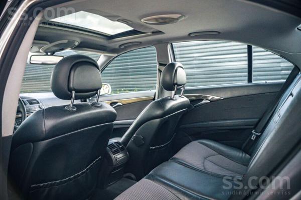 Pelēks Mercedes-Benz E 220 2002 Rīga, ar dzinēja tilpumu 2.20 L un nobraukumu 335 tūkst. km par 1990 €, foto 8 vietnē AUTOMOTO.COM.LV