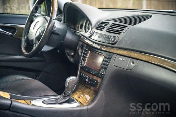 Pelēks Mercedes-Benz E 220 2002 Rīga, ar dzinēja tilpumu 2.20 L un nobraukumu 335 tūkst. km par 1990 €, foto 9 vietnē AUTOMOTO.COM.LV