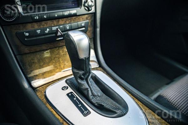 Pelēks Mercedes-Benz E 220 2002 Rīga, ar dzinēja tilpumu 2.20 L un nobraukumu 335 tūkst. km par 1990 €, foto 10 vietnē AUTOMOTO.COM.LV